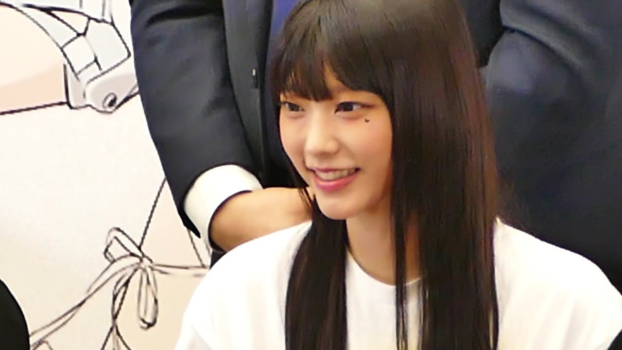 NewJeans Haerin(해린) Focus | Fan Sign Event - YouTube