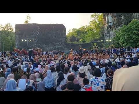 tarian bali asli