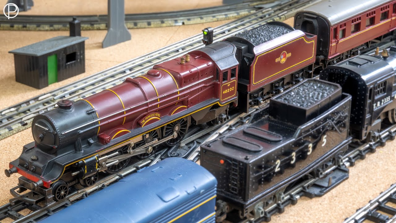 Tri-ang Railways RS.2 Express Passenger Train Set - YouTube