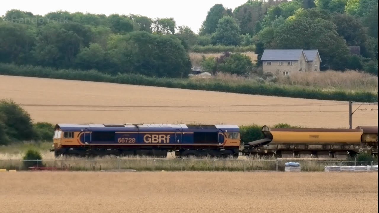 BR class 66 GBRf 66728 & 66729 passing Cambridge South Junction - YouTube