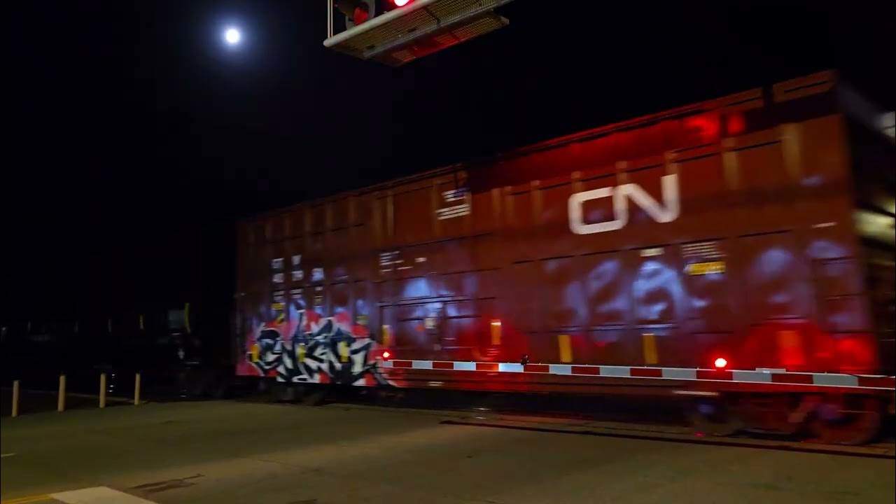 CN M335-71 - YouTube