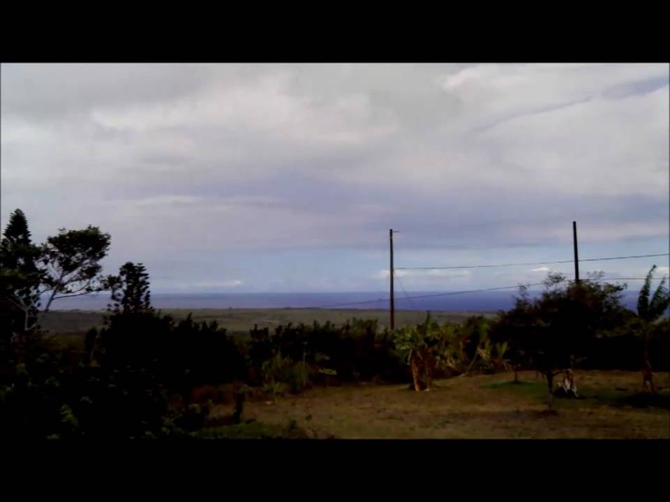 Naalehu Big island Hawaii Vog Report - YouTube