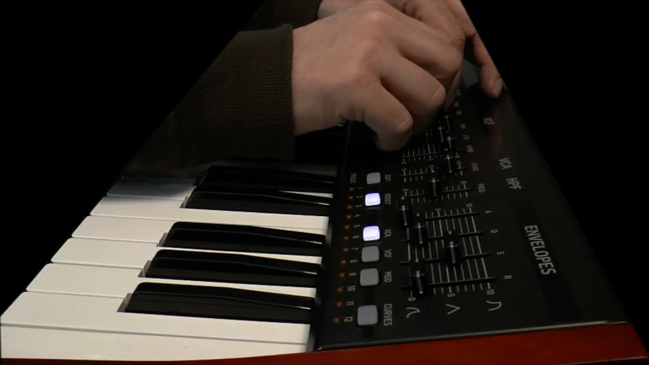 Behringer Deepmind12 - analog polyphone Synthesizer - factory ...