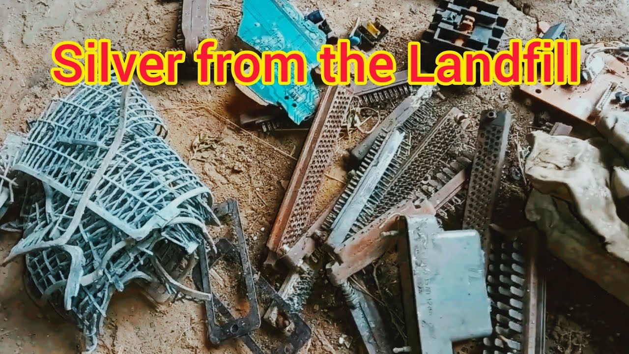 Scavenging in the landfill - YouTube