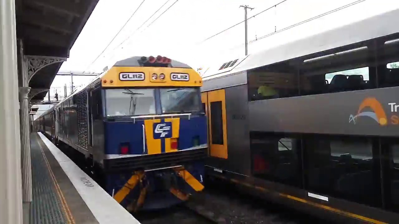 Sydney Trains/NSW Trainlink Emu Plains Station - YouTube