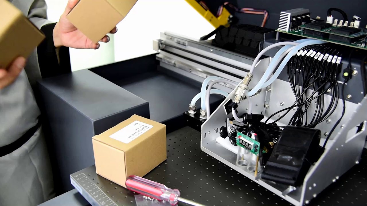 9 Focus Alpha-Jet A2 uv printer Install the print heads - YouTube