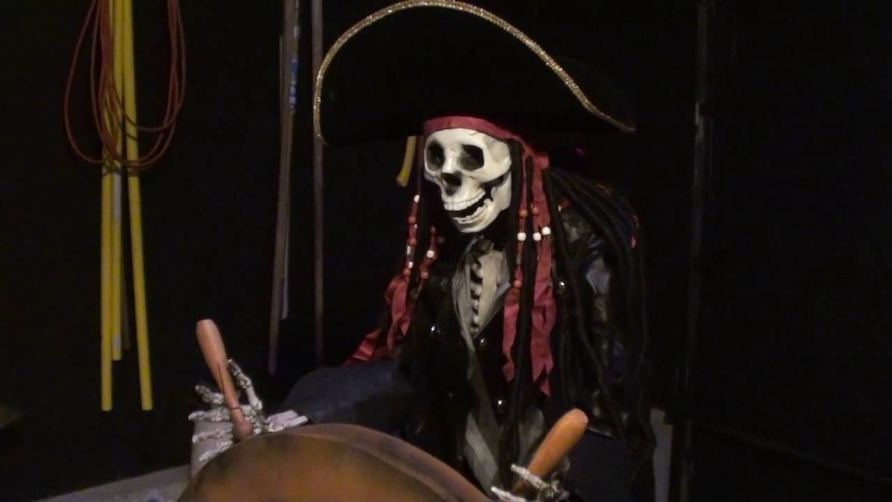 2016 Halloween Talking Skeleton Pirate Captain At The Wheel - YouTube