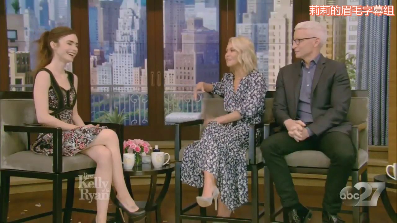 【中英字幕】Lily Collins Interview on Live with Kelly and Ryan 2017 - YouTube