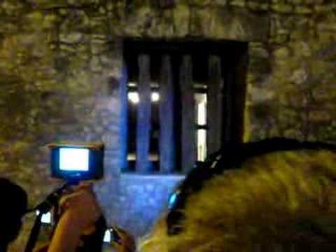 Martin Leal using thermal to find Alamo ghost "Antonio" - YouTube