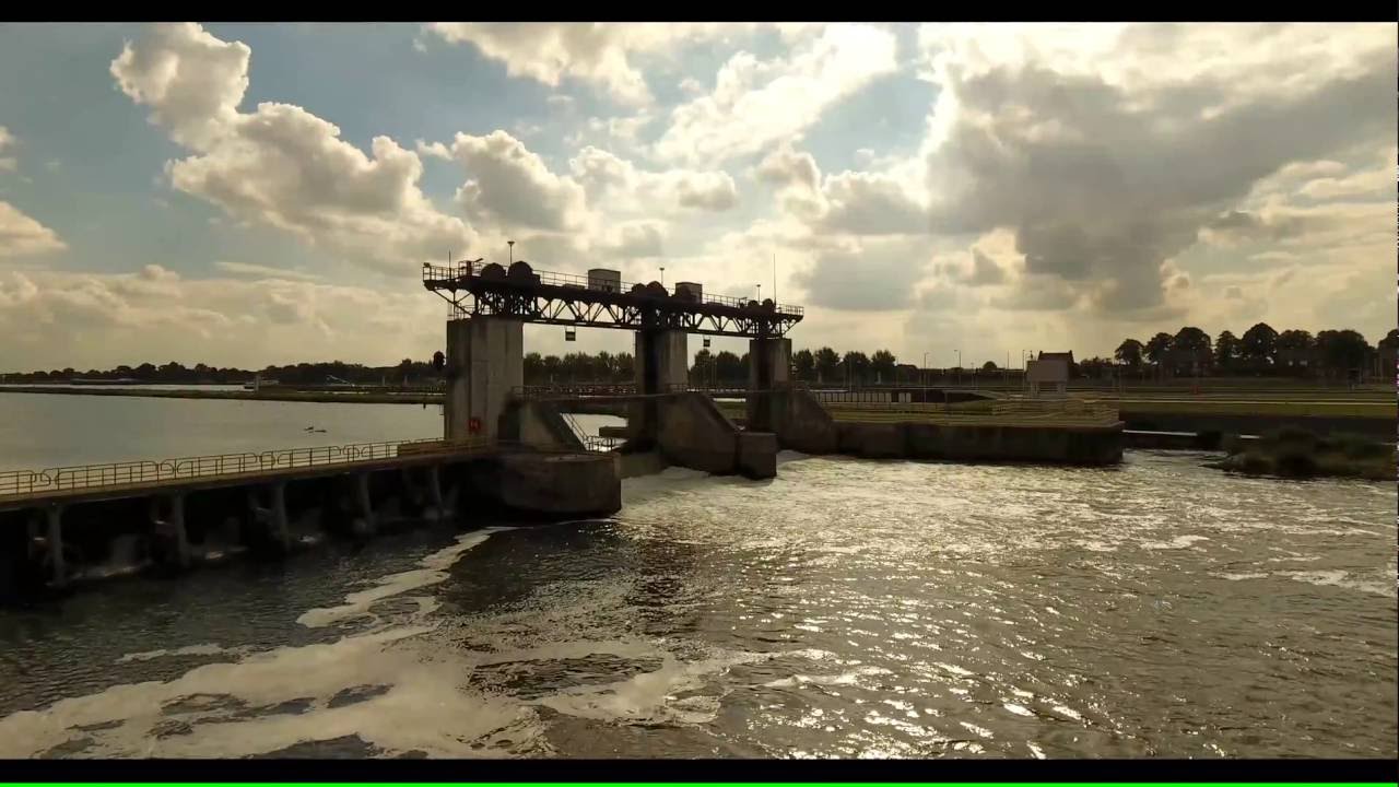 ©2016 Stuw/Sluis Afferden lb/Sambeek DJI Phantom 4 - YouTube