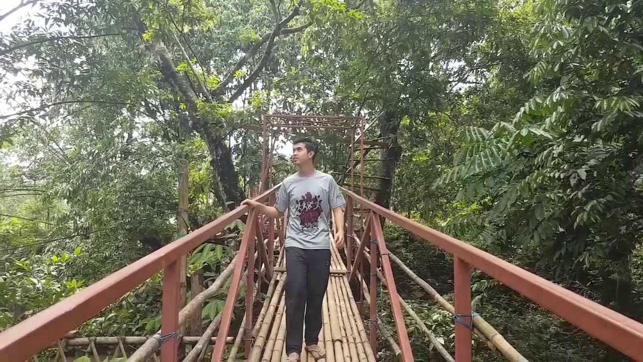 FAMILY TIME AT LIBIKI BAMBOO RESORT BAU SARAWAK - YouTube