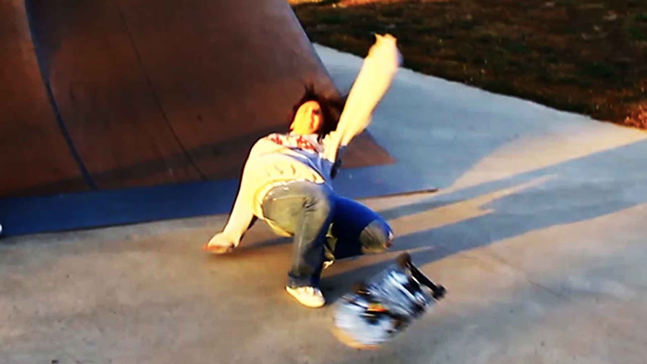 Skater Girl BUSTS her BUTT!!! (HD) - YouTube
