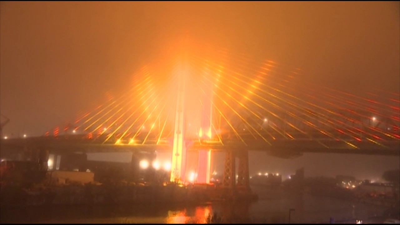 Kosciuszko Bridge Light Show - YouTube