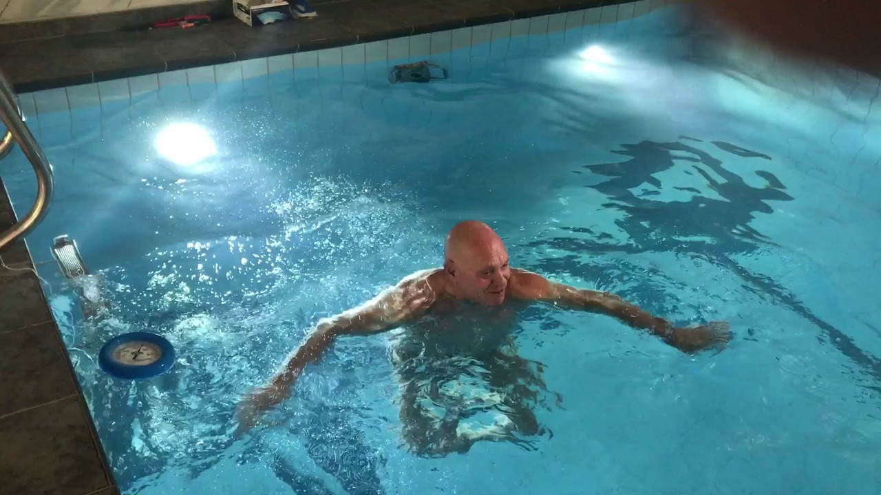 JAN RIJSDIJK , REPAREREN VAN LAMPEN IN ZWEMBAD , GESLAAGD. - YouTube