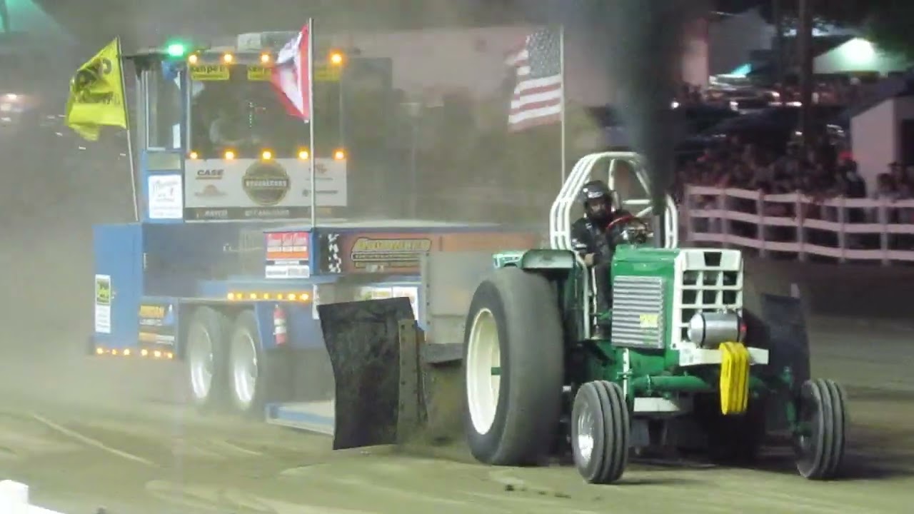 Pro Farm Diesel Tractor Pull - YouTube