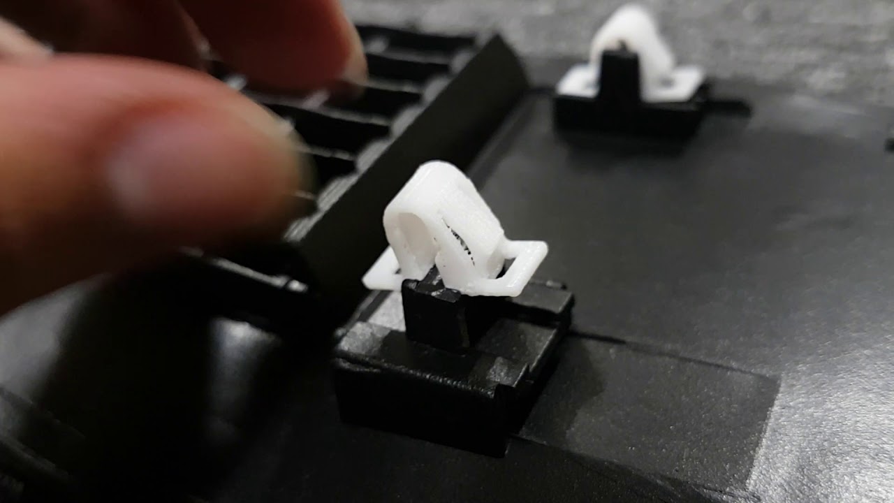 MB153819 Mitsubishi clip repro 3D printed PLA - YouTube