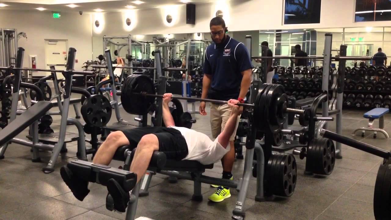 370 x 1 decline bench press - YouTube