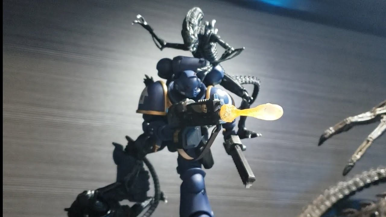 JOYTOY x HIYA 1/18 Aliens 40K Warhammer Ultra Marine Exquisite. Visual ...