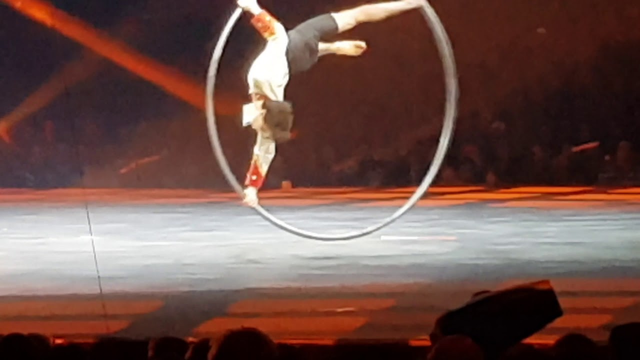 cirque de demain hoop - YouTube