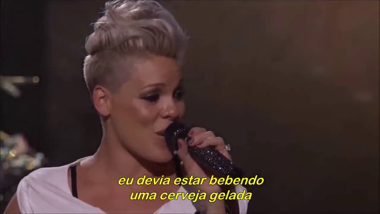 Pink - Fuckin' Perfect (tradução pt) - YouTube