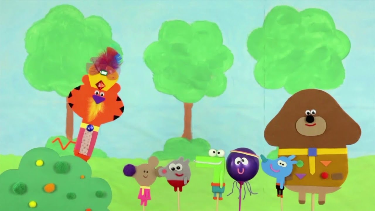 La Insignia Del Títere - Series 1 - Hey Duggee Español - YouTube