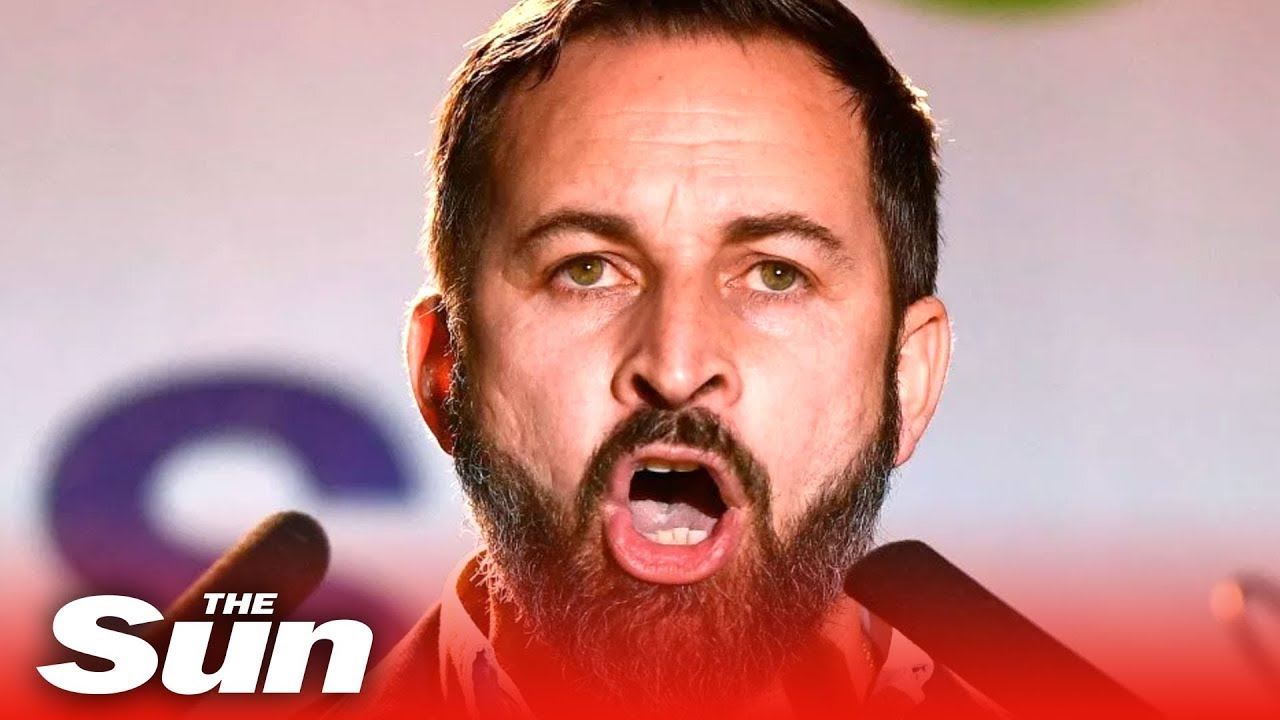 Far-right Vox party enters Spanish parliament - YouTube