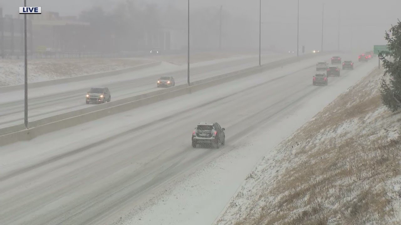 Metro Detroit snowstorm: Snow begins to cover icy roads - YouTube