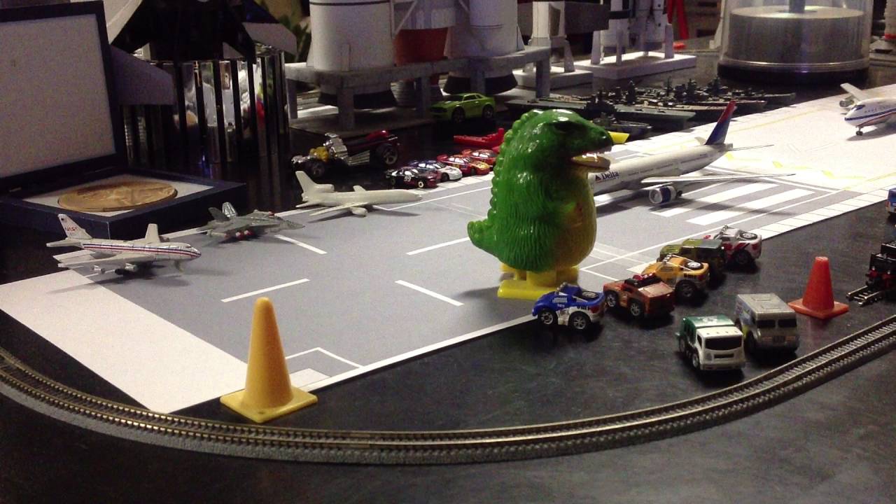 Godzilla Attacks the Airport and Train Station 01 - YouTube