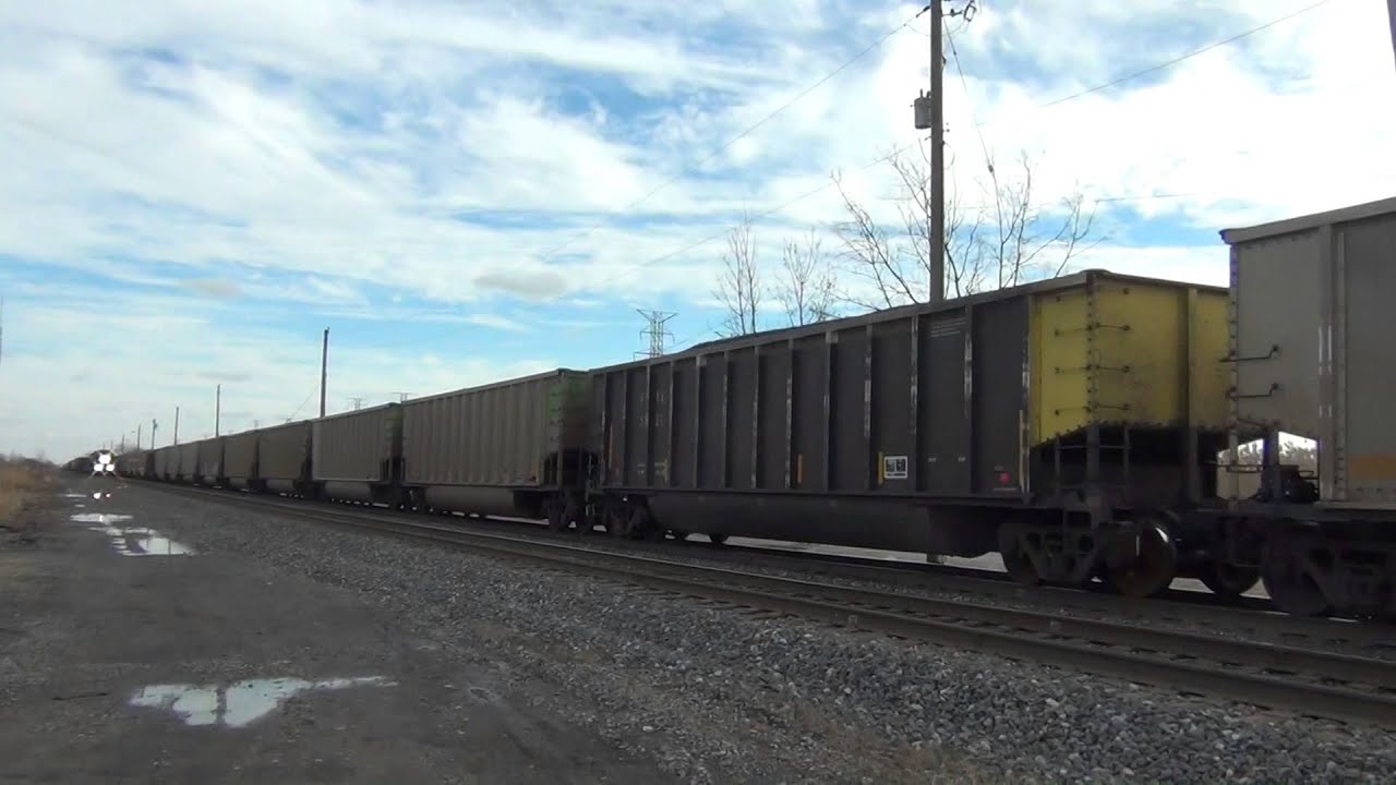 BNSF 9091 Meets CEFX 3119 at Pine Junction 12/26/14 (HD) - YouTube