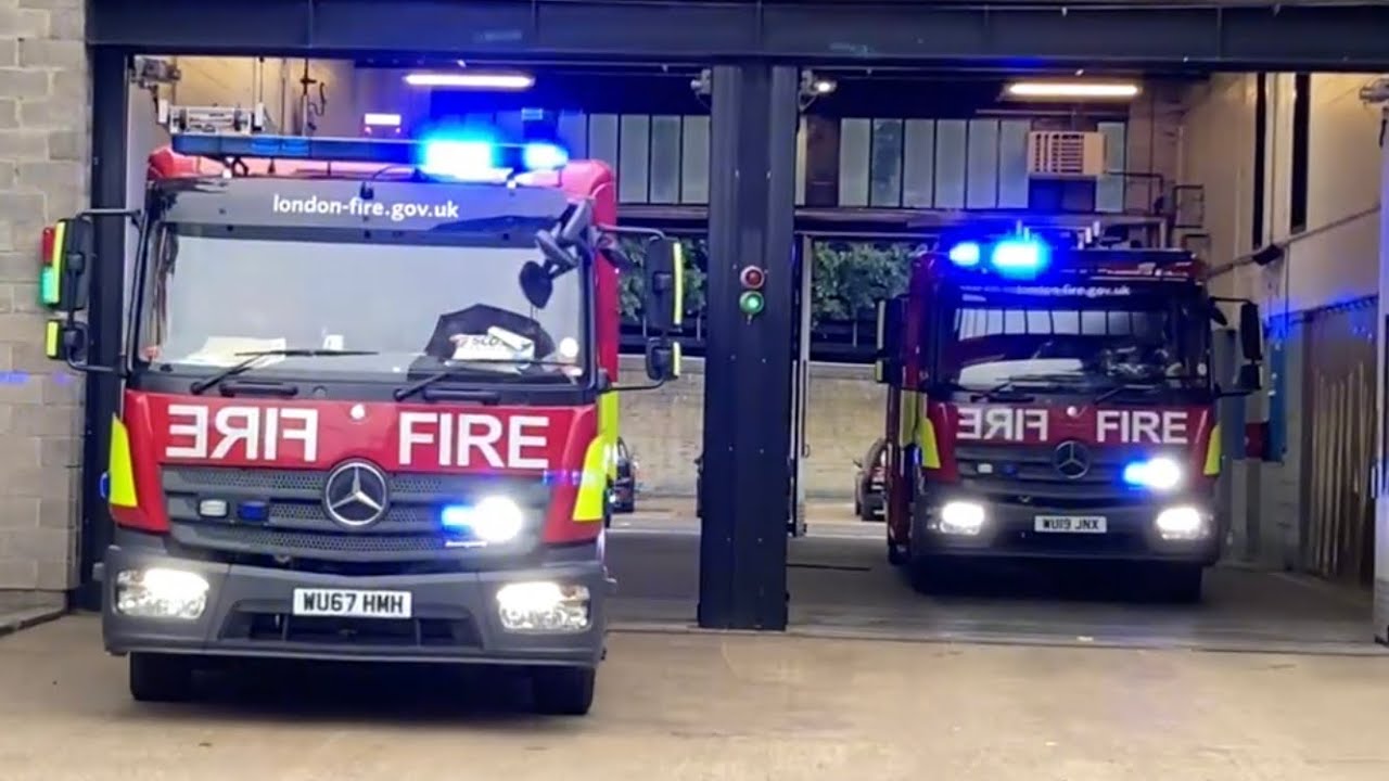 (DOUBLE) F321 + F322 - Stoke Newingtons Pumps turning out to 2 ...