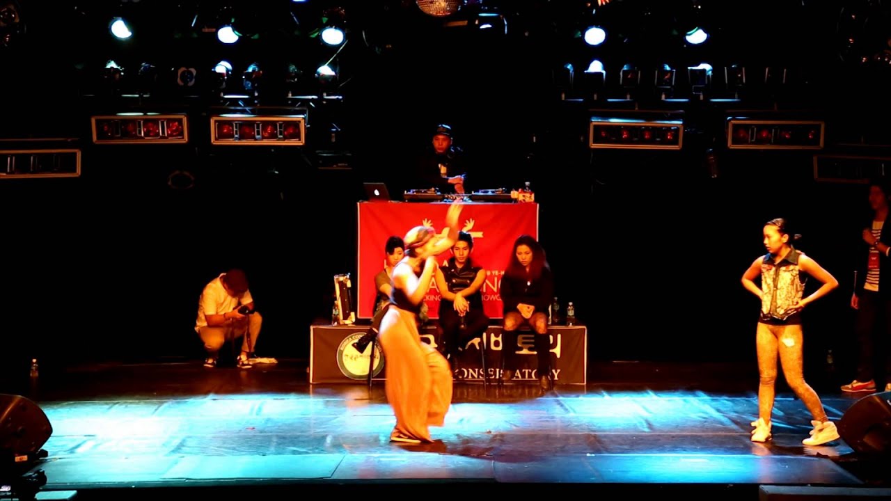 2012.HOLIDAY IN WAACKING VOL.4-"YUMEKI vs LIP-J"(16) - YouTube