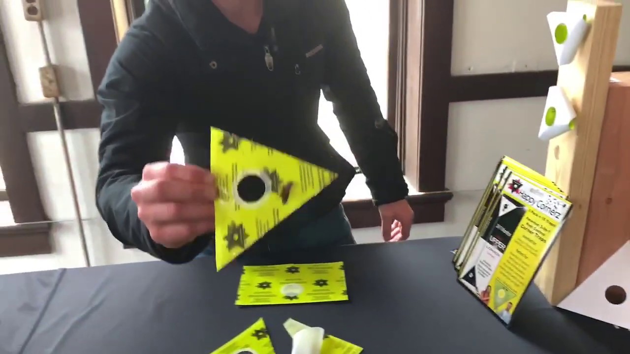 How-To Happy Cornerz Corner Traps for Lower and Upper Corner Pest ...