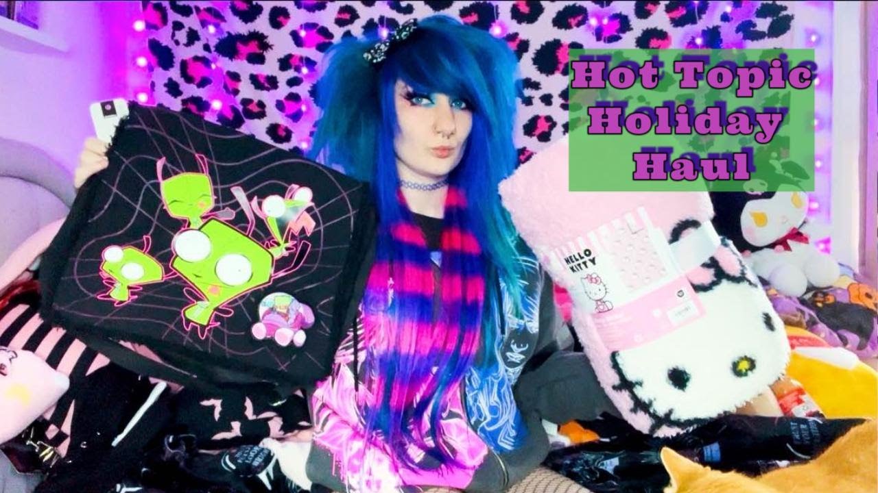 Hot Topic Holiday Haul - YouTube
