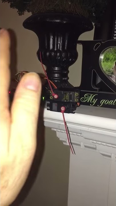 Arduino servo random PIR control - YouTube