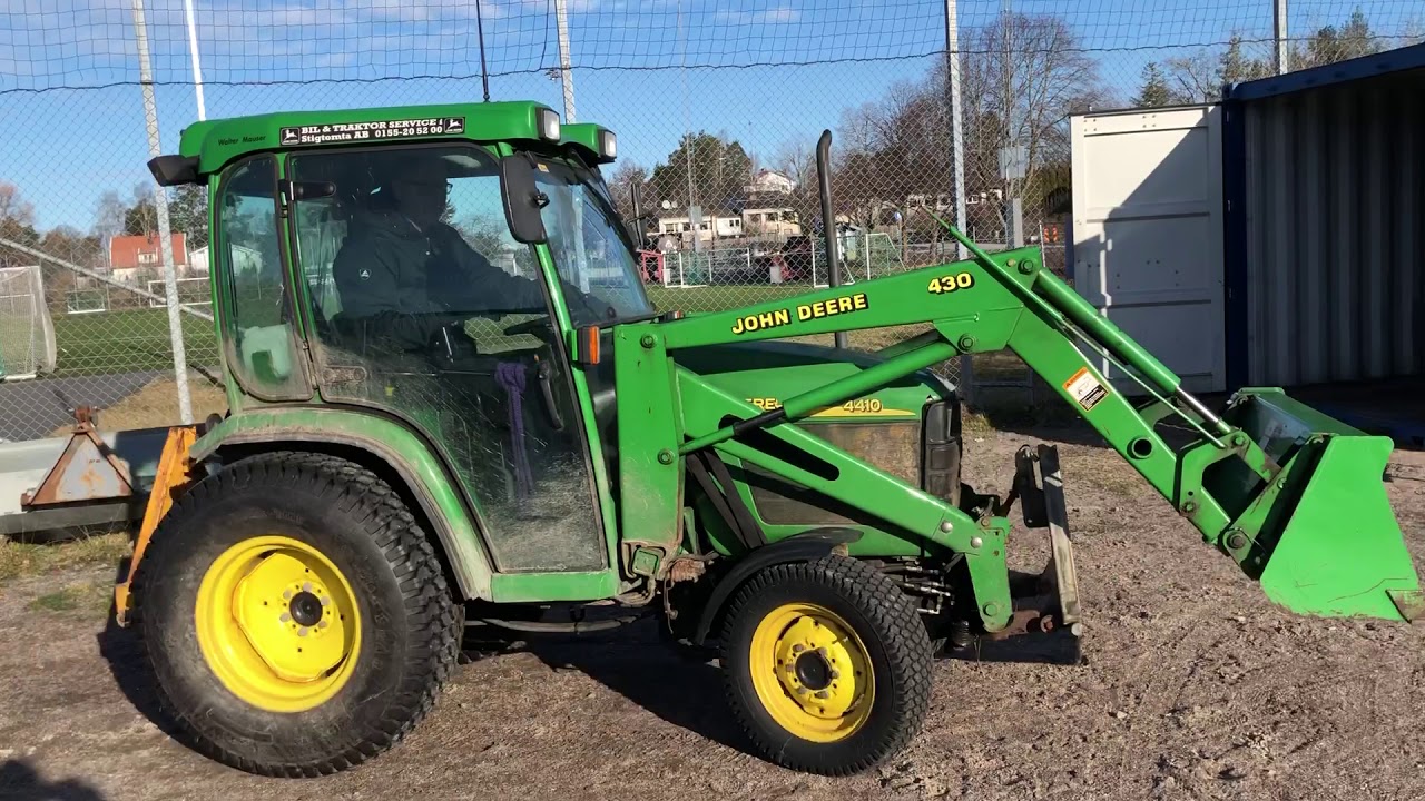 John Deere 4410 Kompakttraktor med lastare - 98 915414 - YouTube