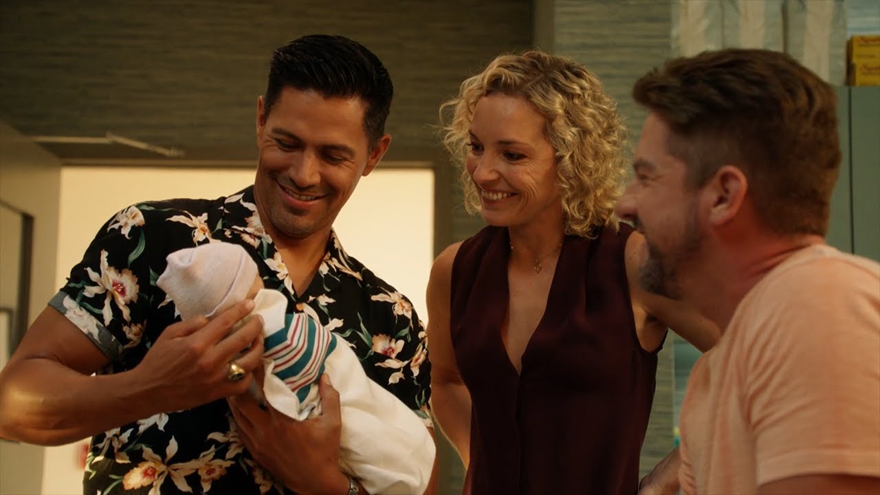 Magnum & Higgins Holds Rick's Baby on Magnum P.I. 4x20 (May 6, 2022 ...