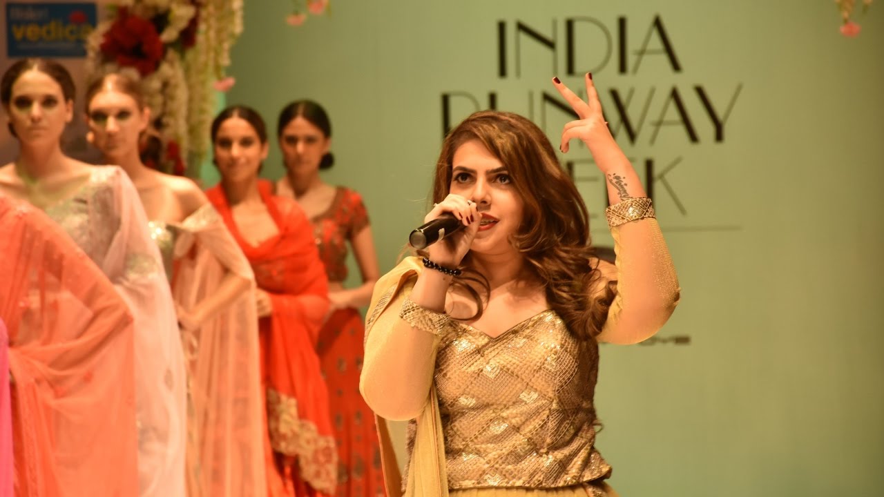 Ish Kaur performing at India Runway Week'16(Indian Female Rapper) - YouTube