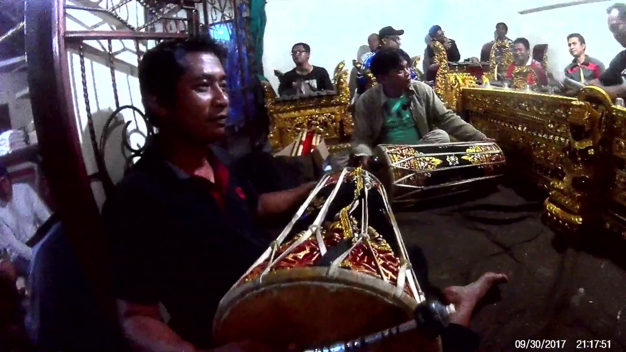Traditional Bali Music - YouTube