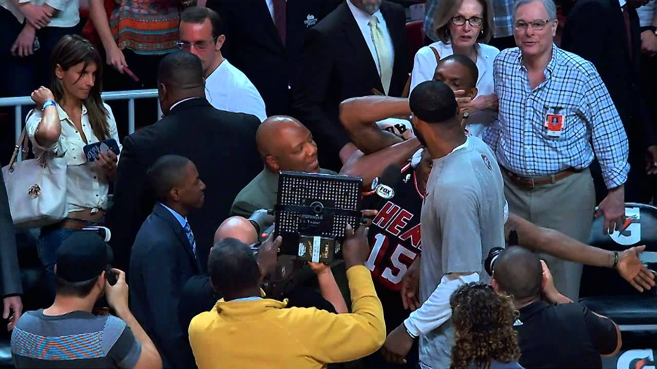 LeBron James Gets Videobombed by Chris Bosh and Mario Chalmers - YouTube