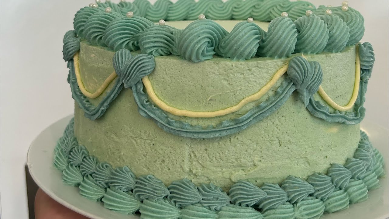 A vintage cake for my bday! - YouTube