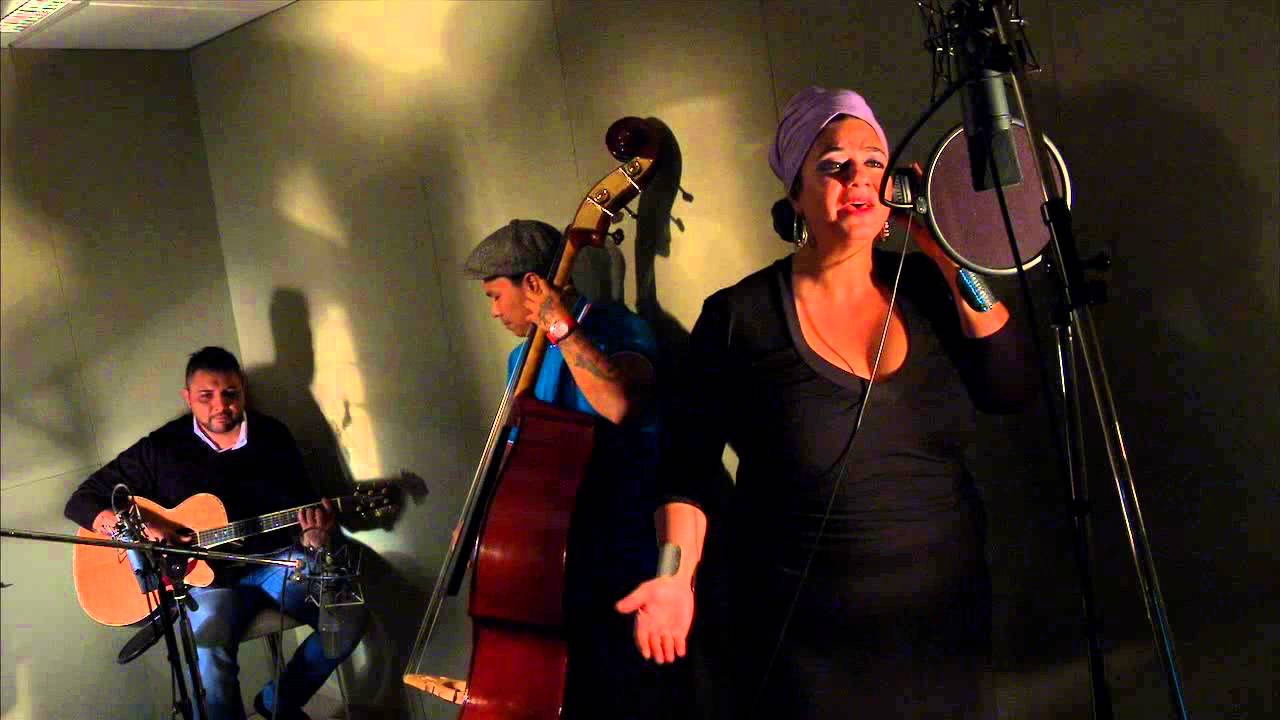 Best of You - UNPLUGGED - off Rouba's debut album 'MAMA's BACK' - YouTube