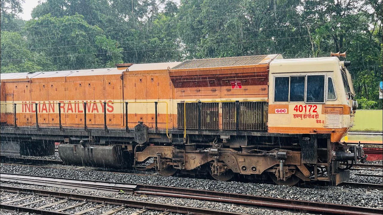 Train engine change😳 - YouTube