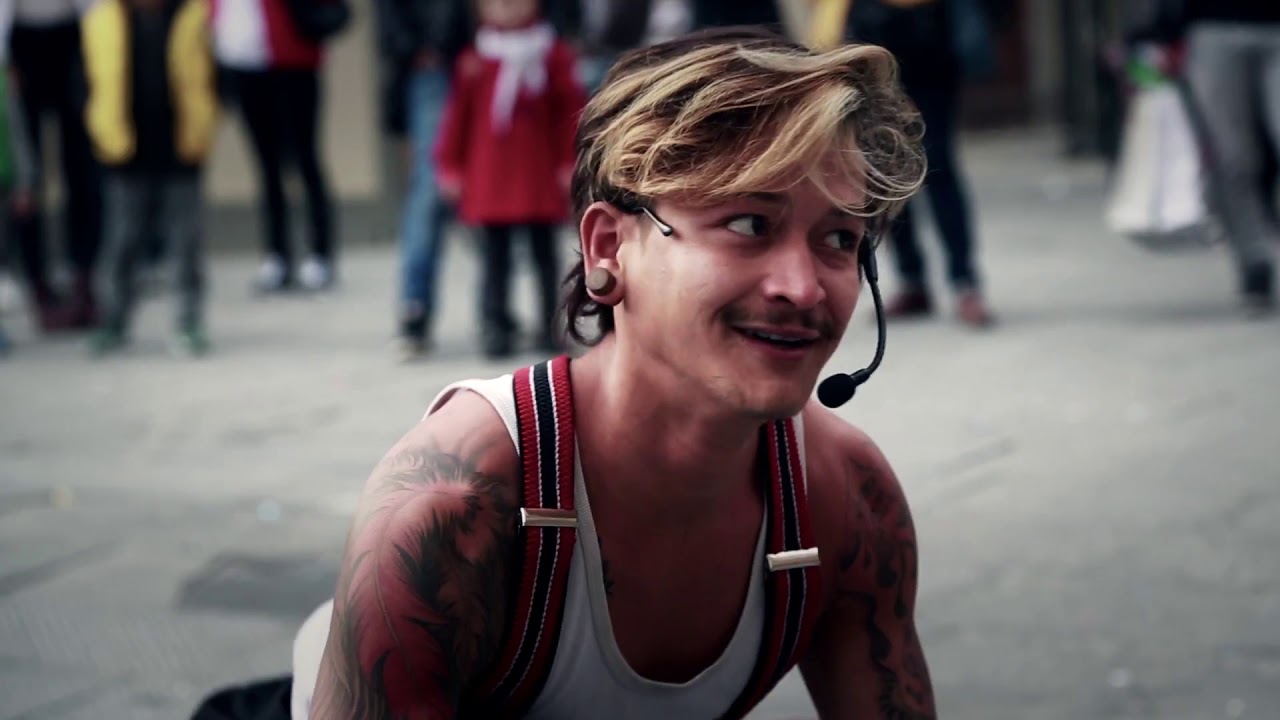 Marcel Gomez - teatro di strada - YouTube