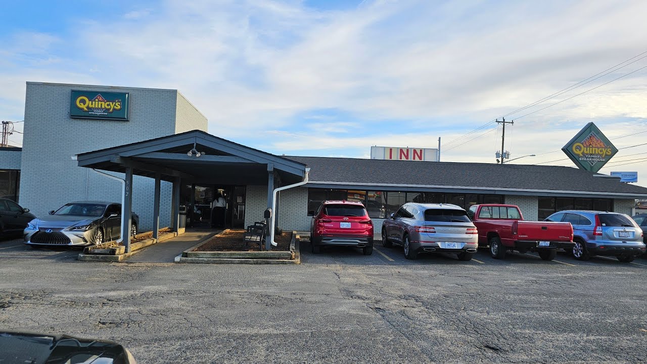 Nostalgia Mall Christmas 2023: Visiting Quincy's Buffet in Monroe, NC (Ride-Along) - YouTube