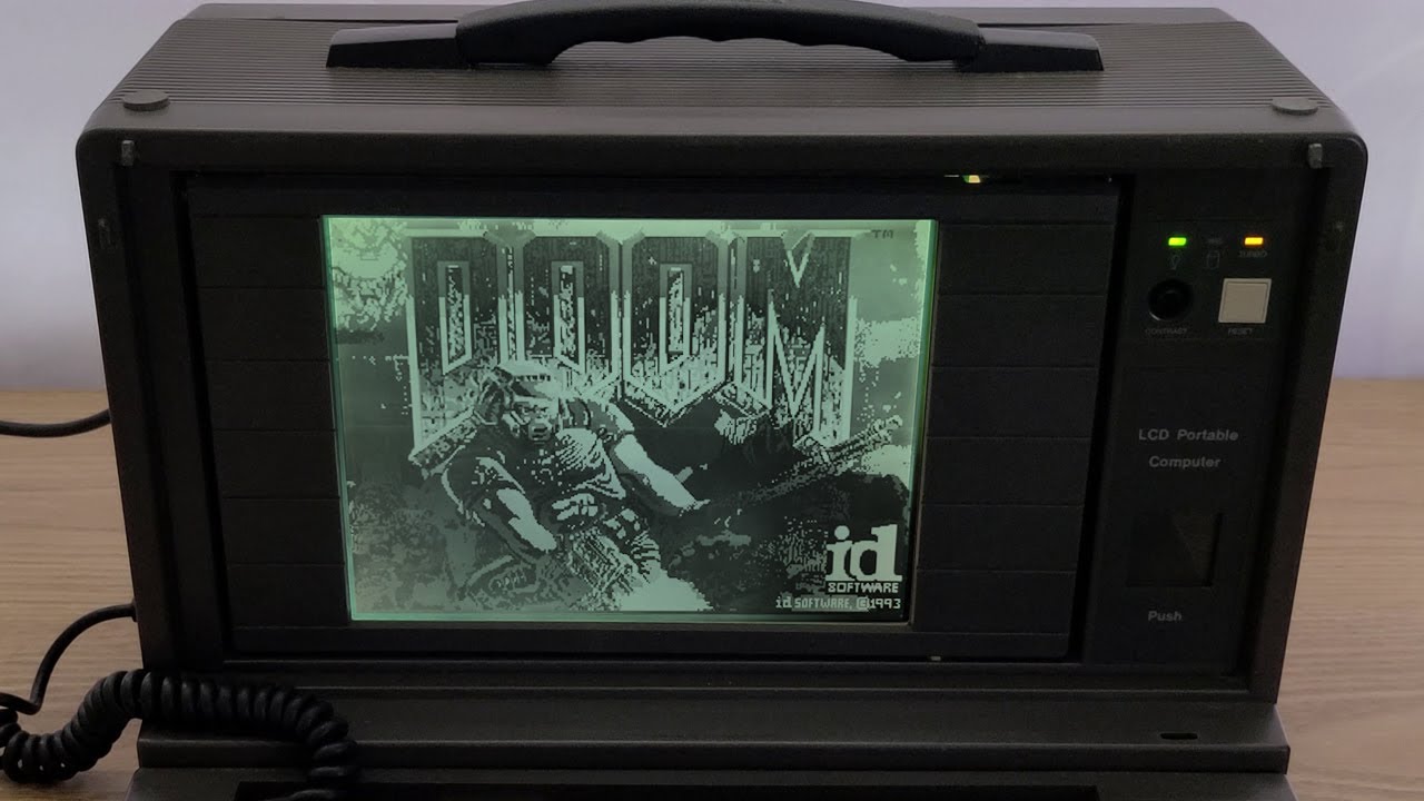 DOOM (1993) on a 386 Portable PC Gameplay - No Commentary - YouTube
