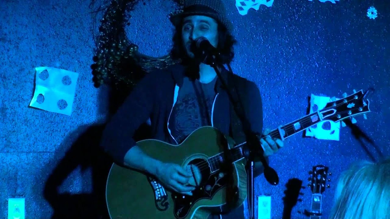 Keaton Simons -- "Black and White" -- Live Acoustic - YouTube