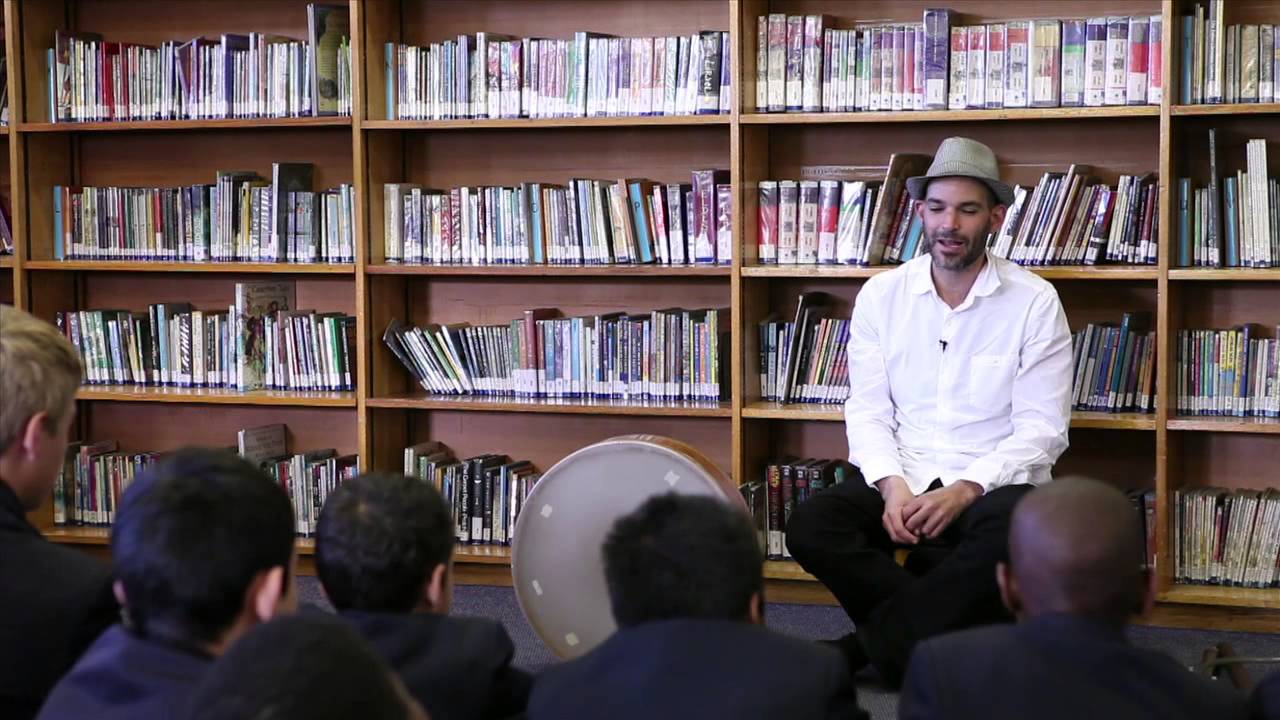 Gavin Bonner goes back to school - YouTube