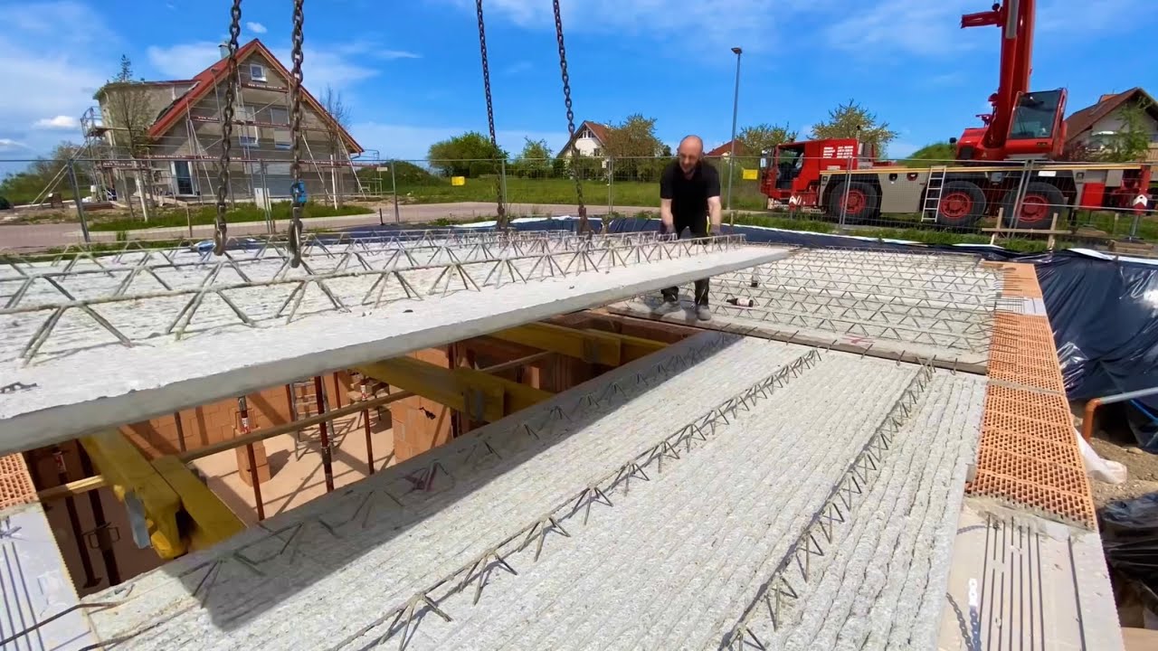 Haus bauen Teil 5: Deckenschalung stellen, Filigranplatten verlegen ...