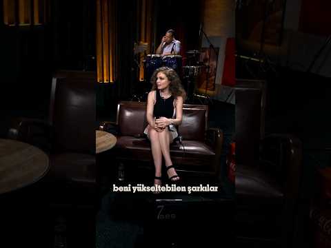 Serra Arıtürk Kimleri Dinlemeyi Seviyor? #akustikhane #serraarıtürk