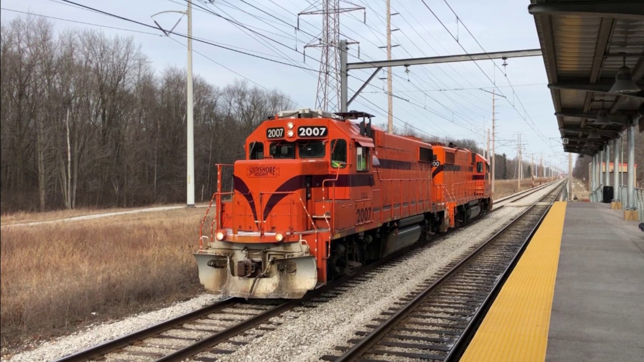 4 trains in 15 minutes - YouTube